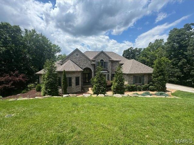 1233 Diamond Valley Dr, High Ridge, MO 63049
