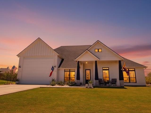 1233 Green Elm Rd, Graford, TX 76449