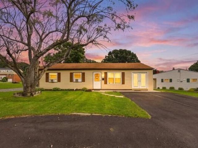 1233 Jordan Dr, Johnstown, PA 15904