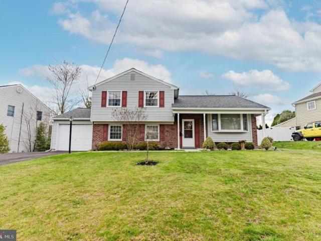 1233 Lynda Ln, Warminster, PA 18974