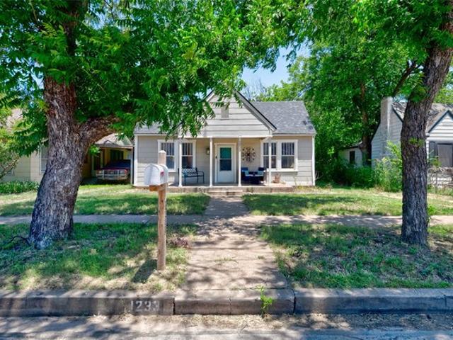1233 Peach St, Abilene, TX 79602