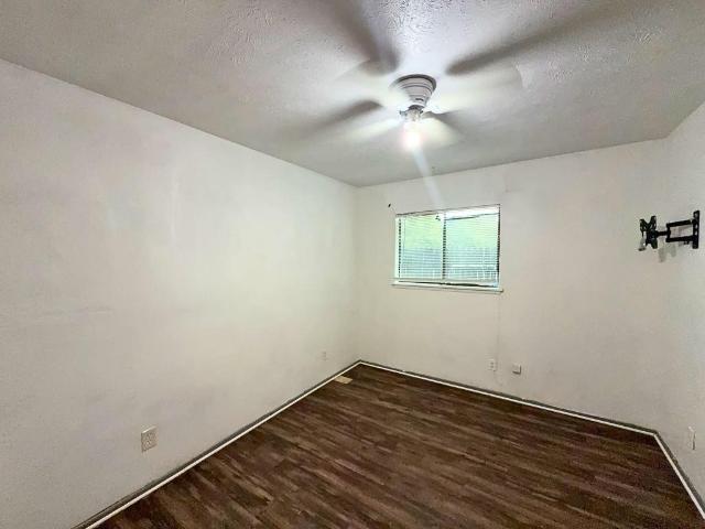 1233 Steinburg Ln, Fort Worth, TX 76134 | MLS #21246