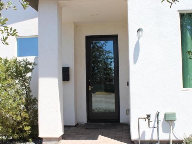1233 S 15TH Drive