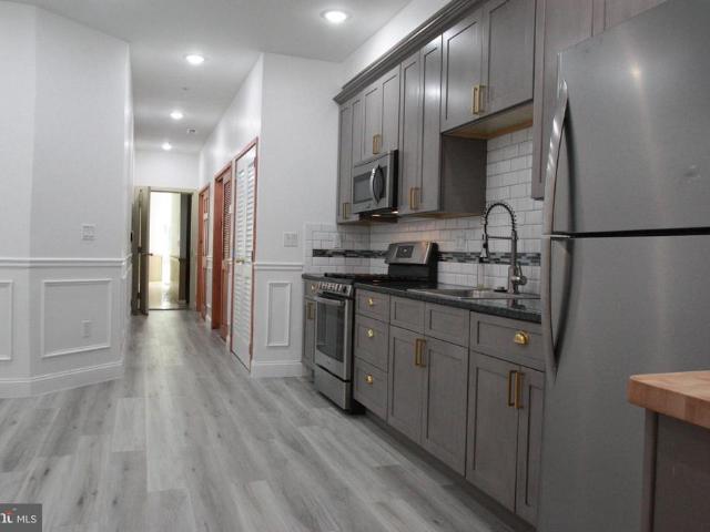 1233 S Broad Street # 1R