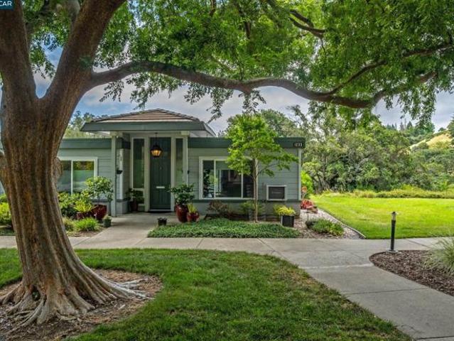 1233 Skycrest Dr #4, Walnut Creek, CA 94595