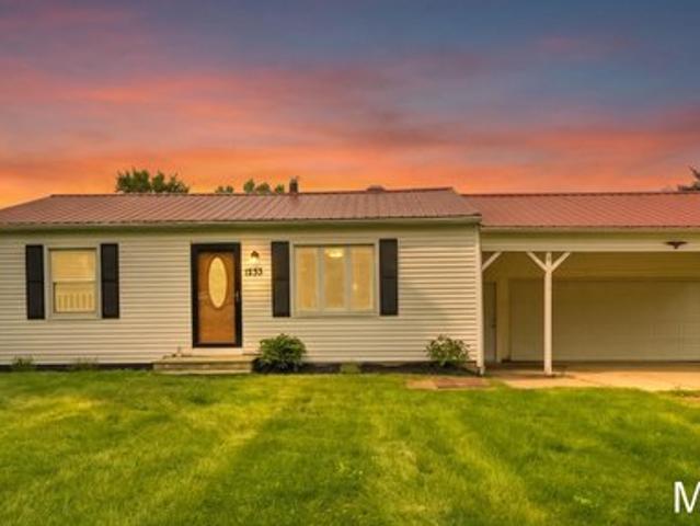 1233 th Ave, Wayland, MI 49348