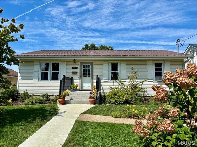 1233 W 7th St, Washington, MO 63090