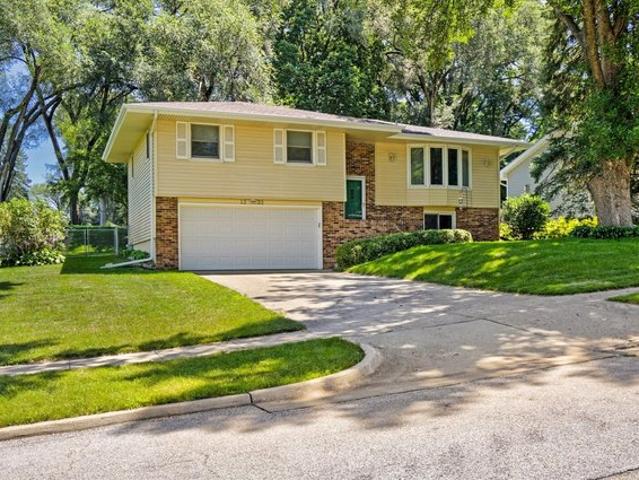 1233 31st St, West Des Moines, IA 50266