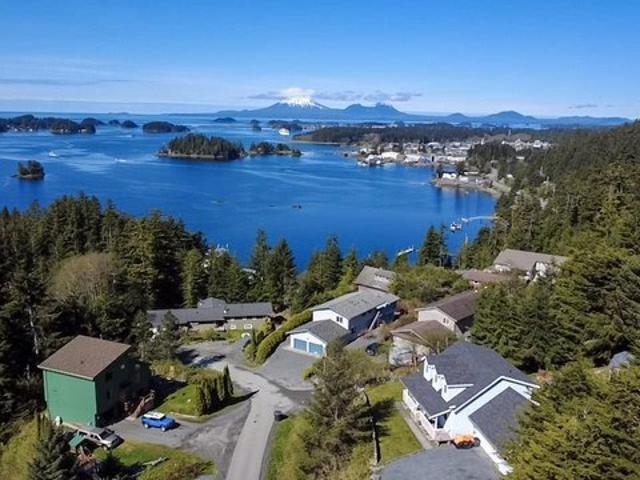 123 1/2 Anna Dr, Sitka, AK 99835