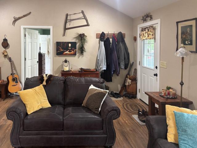 123 County Road 815