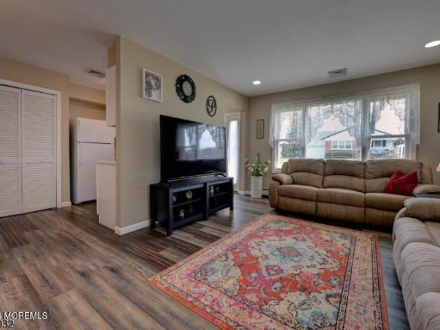 123 Columbine Circle