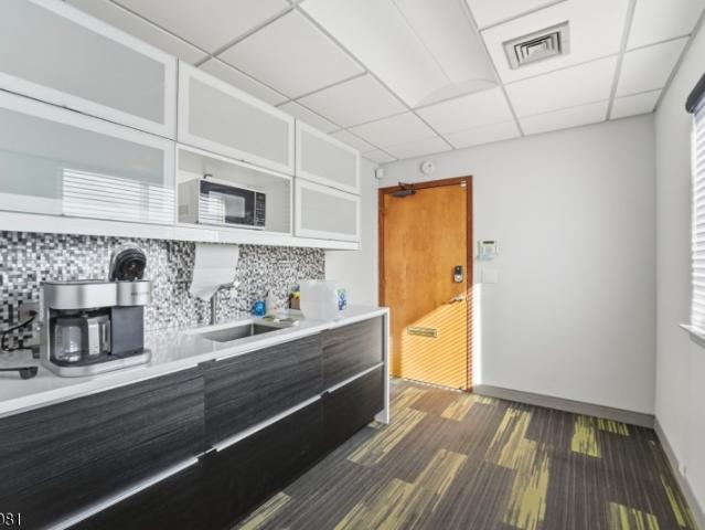 123 Columbia Tpke