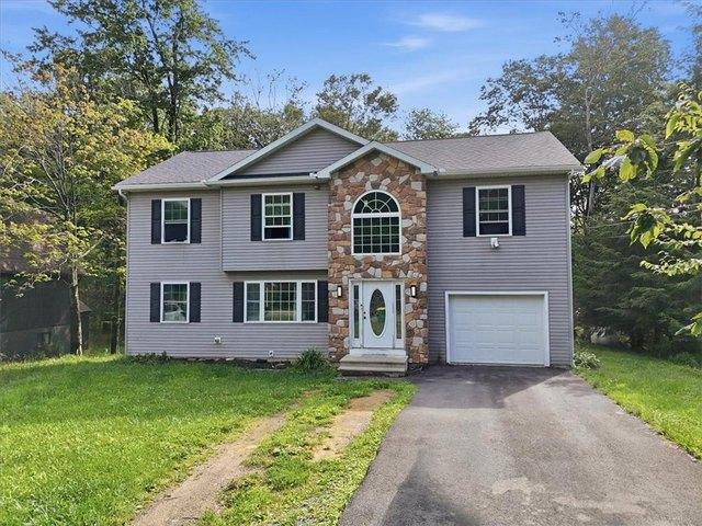 123 Chelsea Cir, Coolbaugh Township, PA 18466