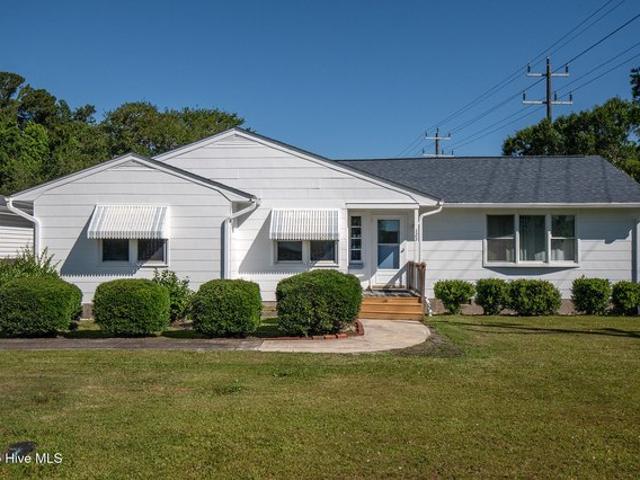 123 Crescent Dr, Beaufort, NC 28516