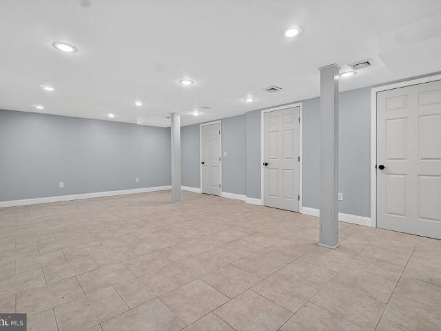 123 Andiron Way