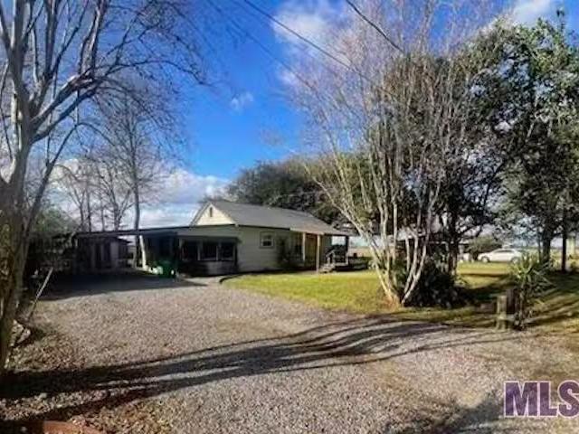 123 BAKER ST, NAPOLEONVILLE, LA 70390 Single Family Residence.