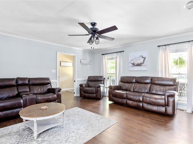 123 Barclay CRES