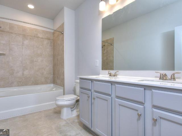 123 Greenview Court