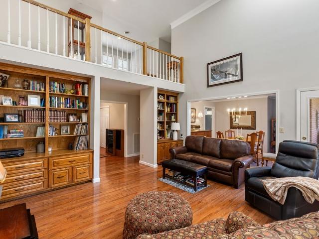 123 Deerview Dr