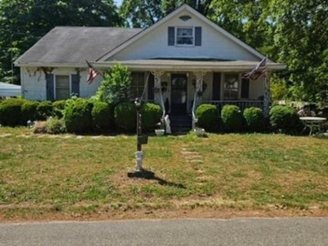 123 Drew St, Chase City, VA 23924