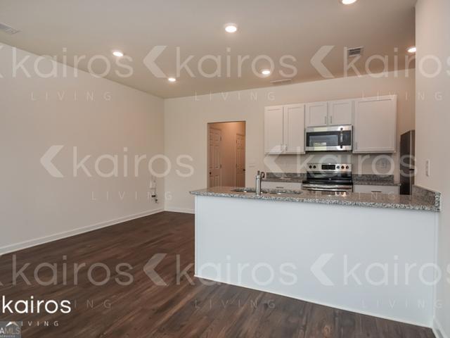 123 Dudley Way SW