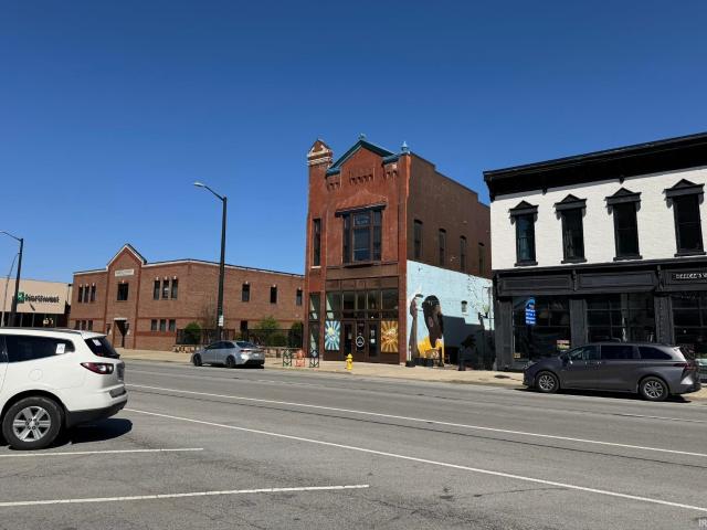 123 E 3rd Street