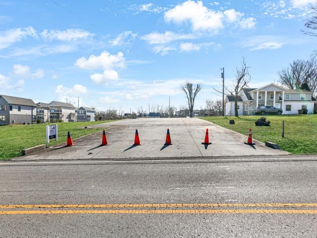 123 E Campbell Rd