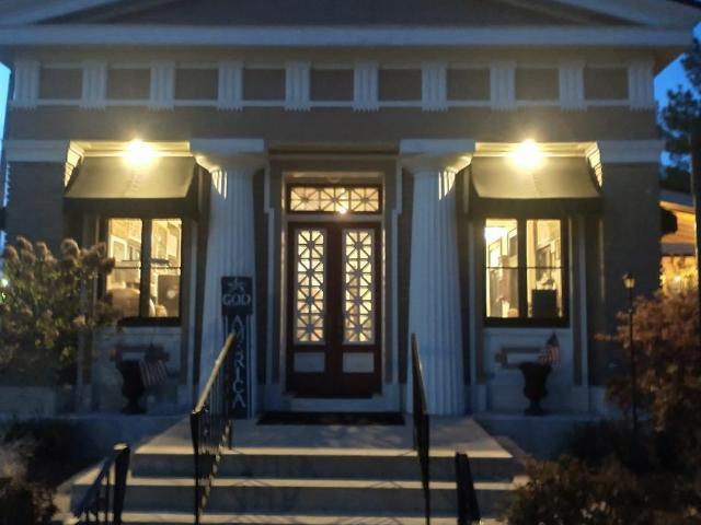 123 E Main Street