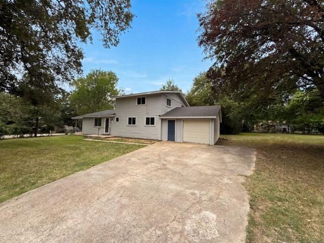 123 E Merry Way, Gun Barrel City, TX 75156