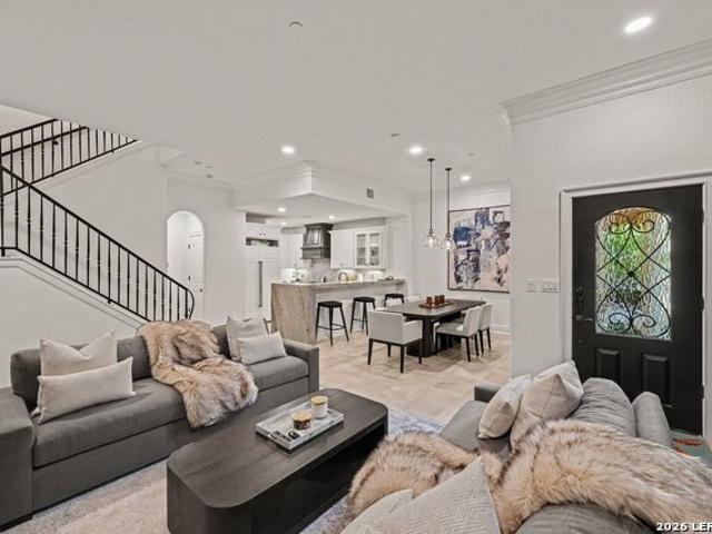 123 Eaton St, Unit 102