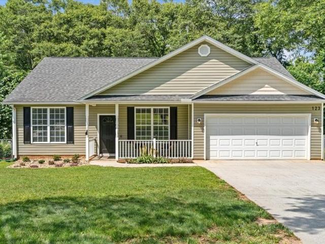 123 Fairfield Dr, Mauldin, SC 29662