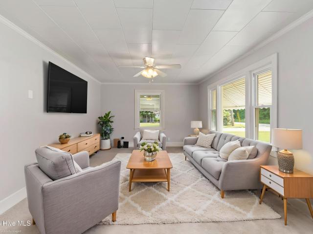 123 Ferry Road