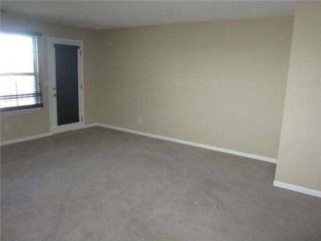 123 Fieldcrest 303