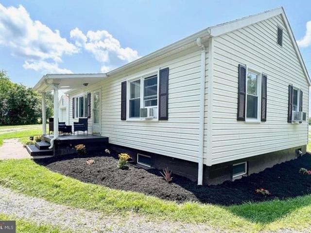 123 Firehouse Rd, Breezewood, PA 15533