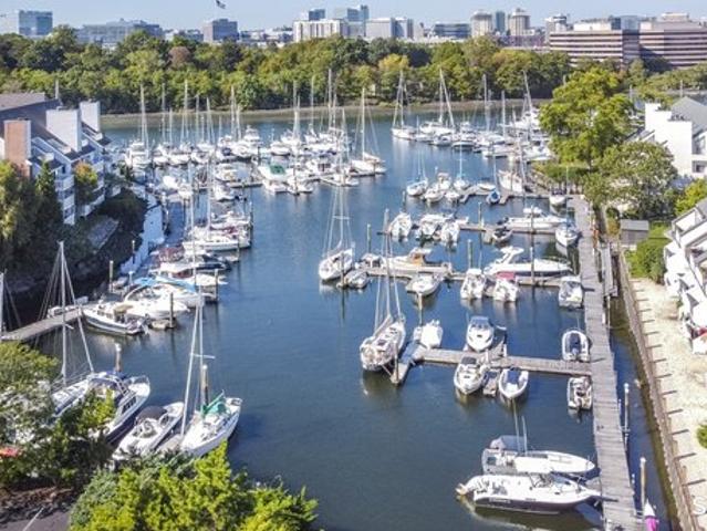 123 Harbor Dr Apt 203, Stamford, CT 06902