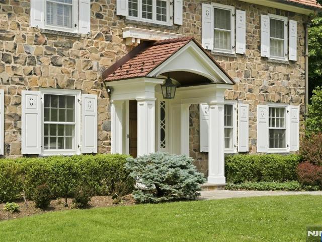 123 Highland Avenue