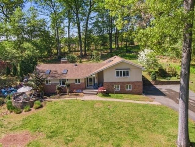 123 Old Clinton Rd, Raritan, NJ 08822