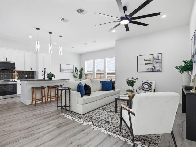 123 Los Robles Rd