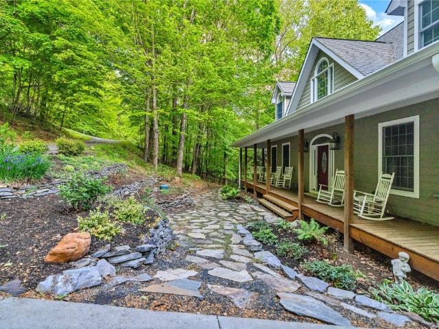 123 Laura Avenue