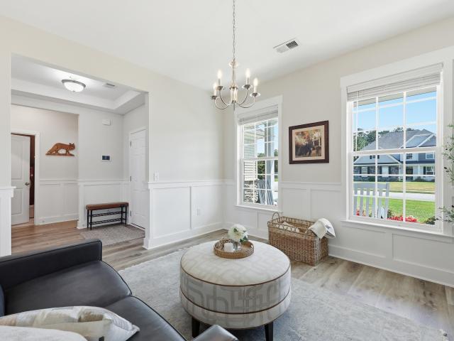 123 Lakelyn Road