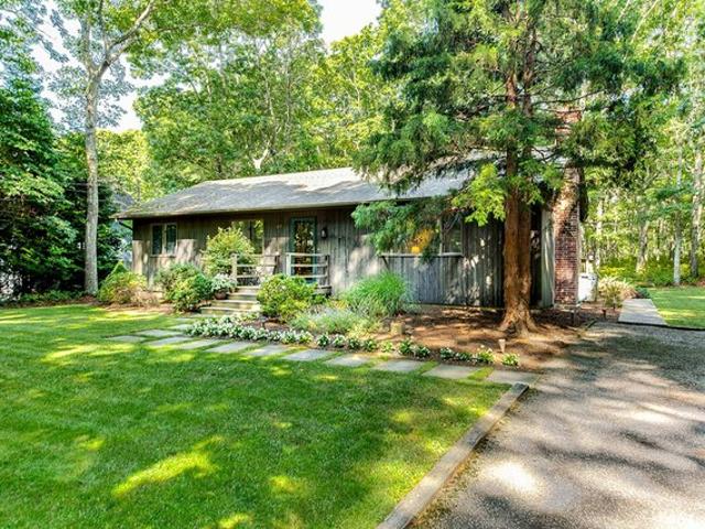 123 Montauk Blvd, East Hampton, NY 11937