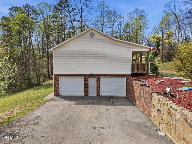 123 Madeline Lane