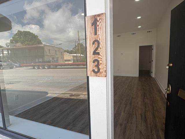 123 Main Ave N