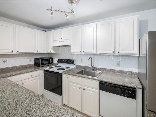 123 Mamaroneck Avenue 614