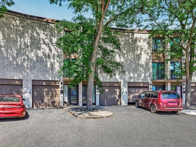 123 McKnight Rd N Unit J, Saint Paul, MN 55119