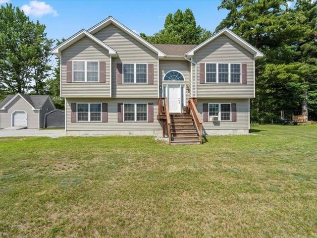 123 Meadow Ln, Highgate, VT 05459