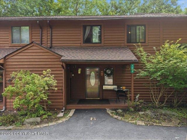 123 Meadow View Ct, Bushkill, PA 18324