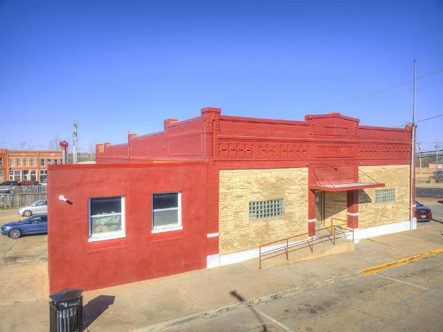 123 N 1st Street