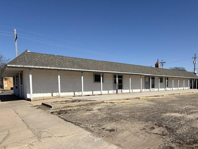 123 N Bluff Ave, Anthony, KS 67003