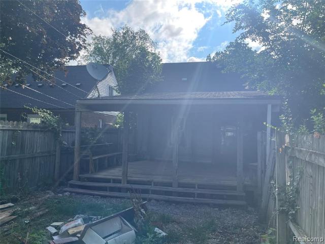 123 N Genesee Avenue